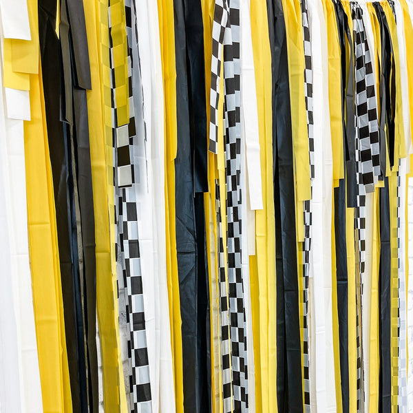 Smiley Fringe Streamer Backdrop – Partyinapinch